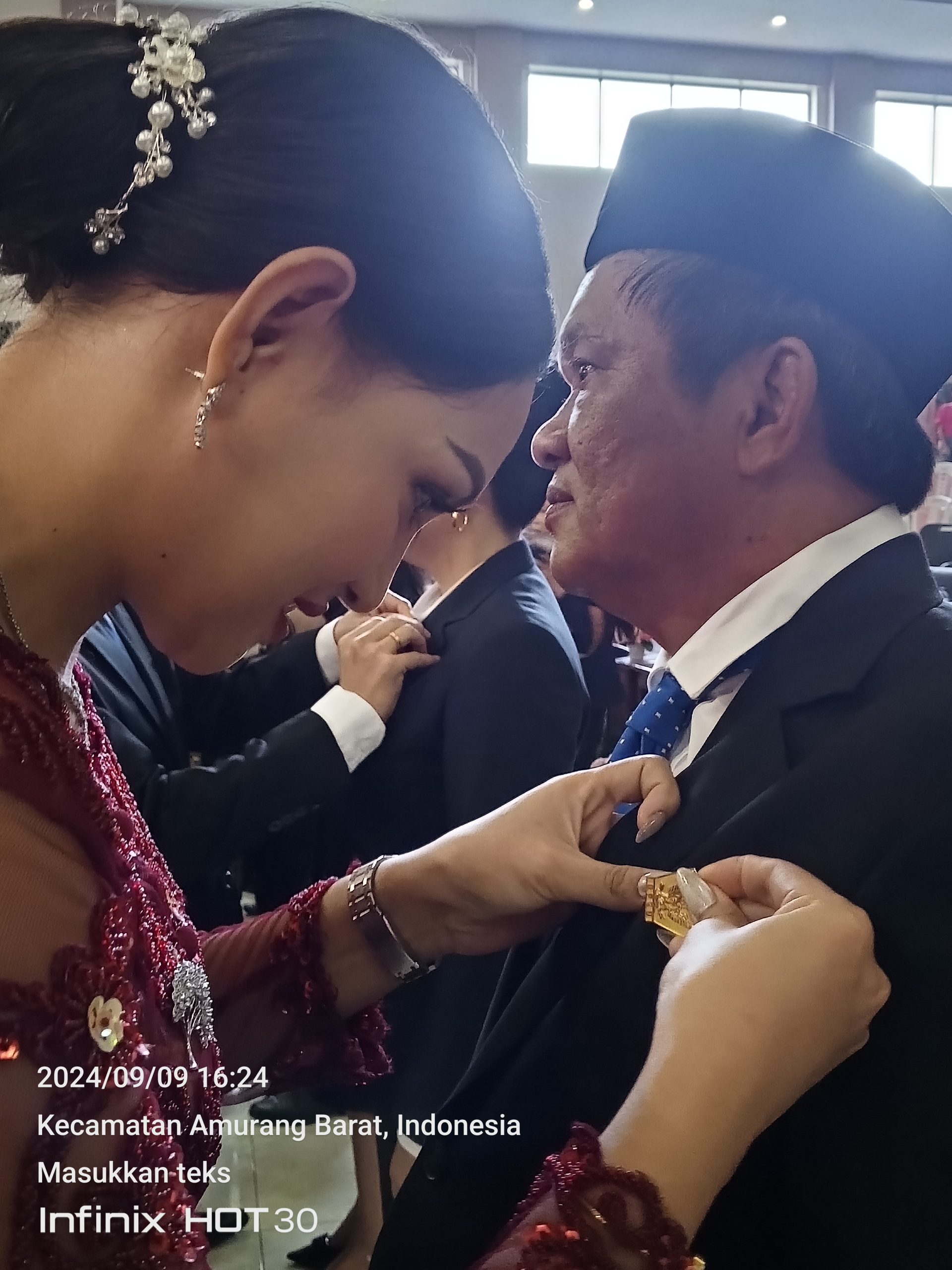 Royke Sondakh SE Di Angkat Sumpah Dan Janji Jabatan - Bolmora.com