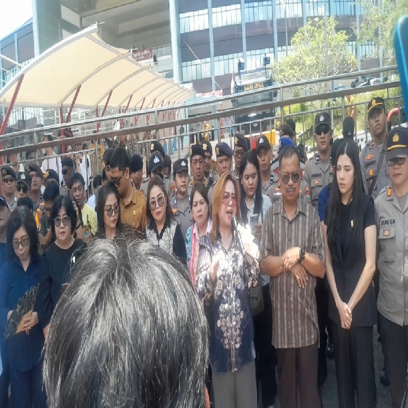 Aliansi Sopir Dump Truck Demo di DPRD Sulut Soal Dugaan Solar ...